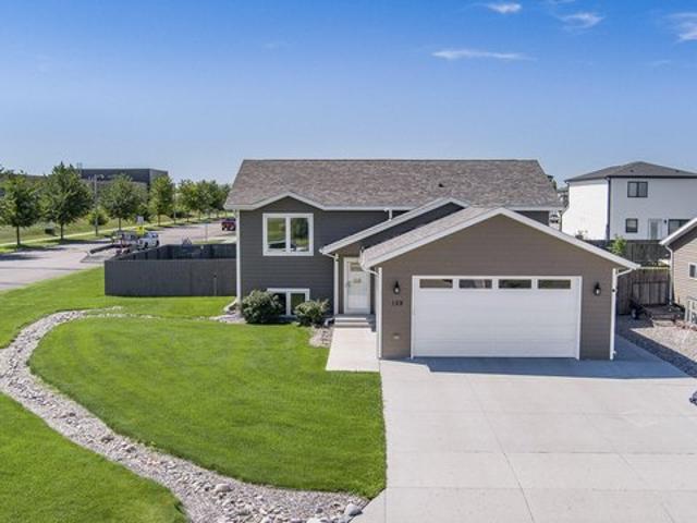 159 Dolan Dr, Lincoln, ND 58504