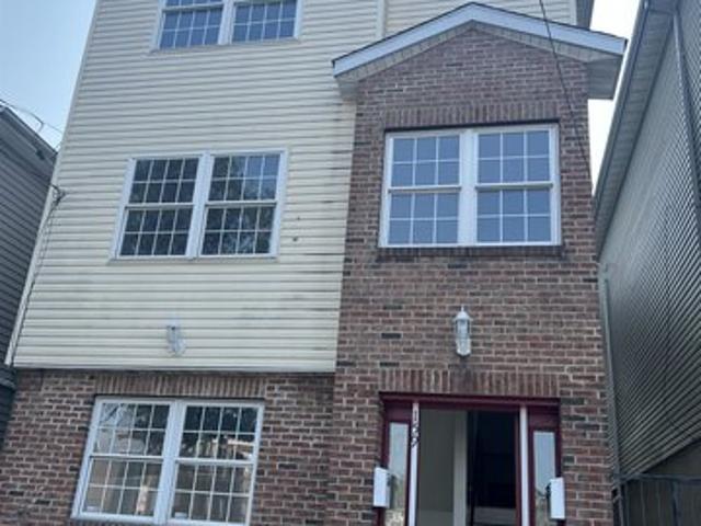 159 Dwight St, Jersey City, NJ 07305