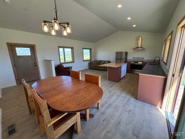 159 E Foothill Drive