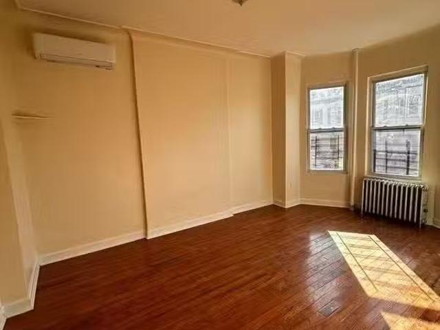 159 Elm St Yonkers, NY 10701 159 Elm St