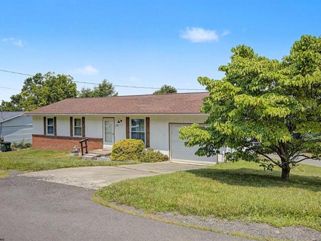 159 Estate Dr, Morgantown, WV 26508