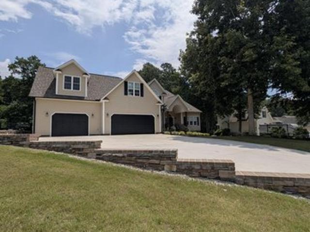 159 Fox Pen Dr, Raleigh, NC 27603