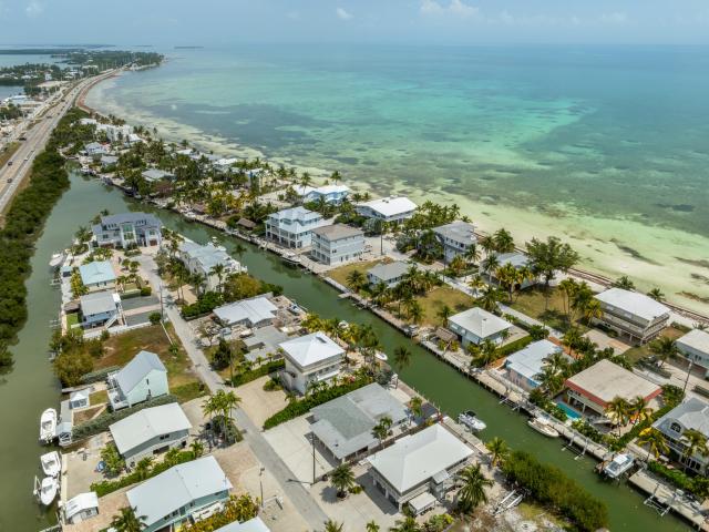 159 Iroquois Dr, Islamorada, FL 33036 | MLS #618050 | Compass