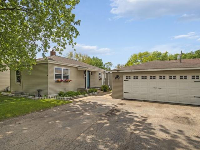 159 Josephine Ave, South Elgin, IL 60177
