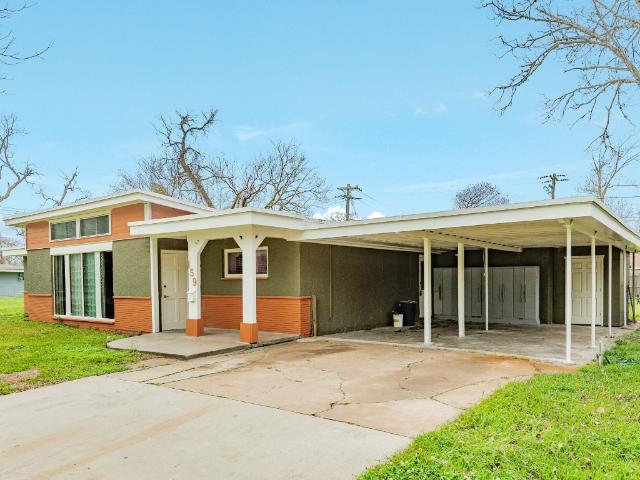 159 Oak Dr, Lake Jackson, TX 77566 | MLS #16625 | Compass
