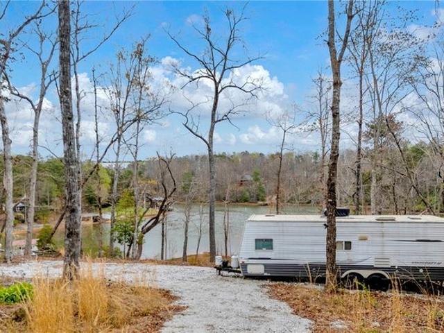 159 Lakeside Dr, Mountain Rest, SC 29664