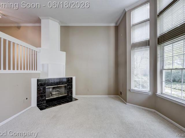 159 N Georgetown Sq
