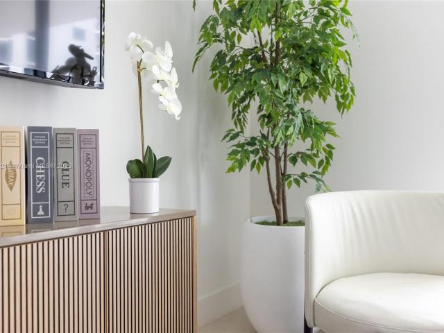 159 NE 6th St, Unit 3001, Miami, FL 33132 | MLS #A11809 | Compass