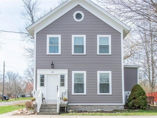 189 S Market St, Cape Vincent, NY 13618