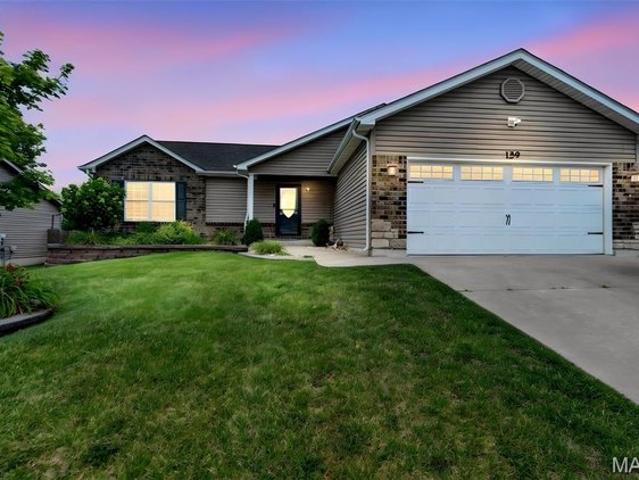 159 Shadow Pointe Dr, Wentzville, MO 63385