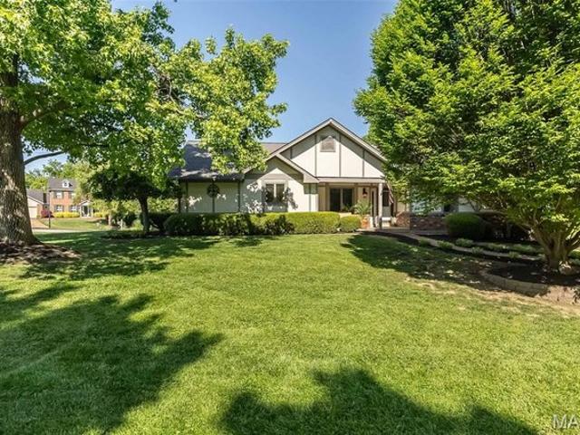 159 Spring Oaks Dr, Ballwin, MO 63011