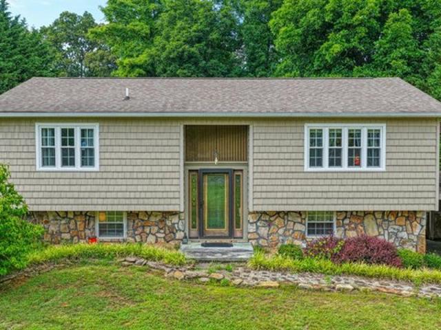 159 Reynolds Hills Dr, Rogersville, TN 37857