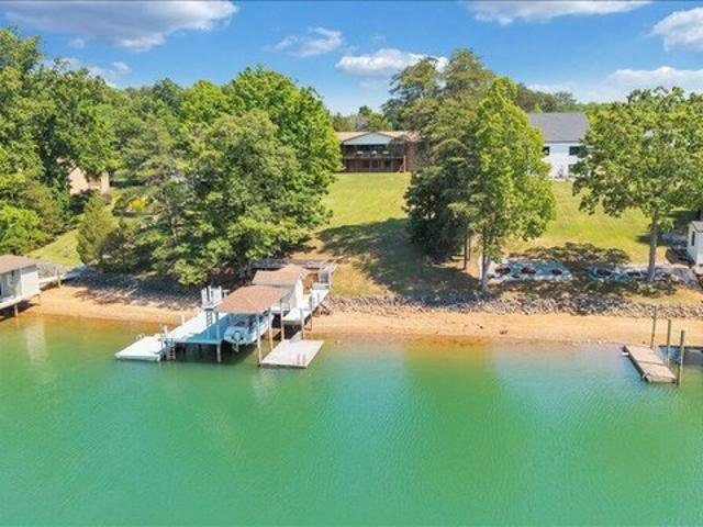 159 Windmere Trl, Moneta, VA 24121