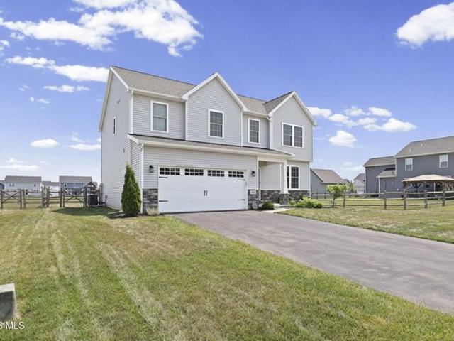 159 Valley Hall Dr, Perrysburg, OH 43551