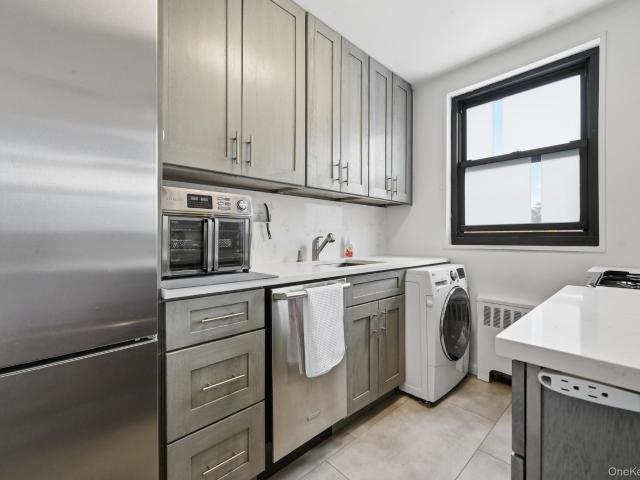 15 43 th Street 2F
