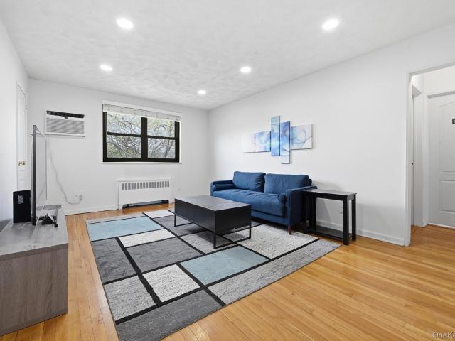 15 43 th Street 2F