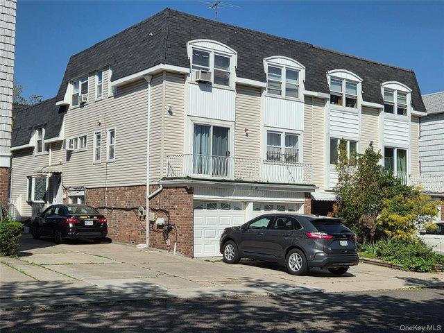 15 40 th St, Bayside, NY 11360