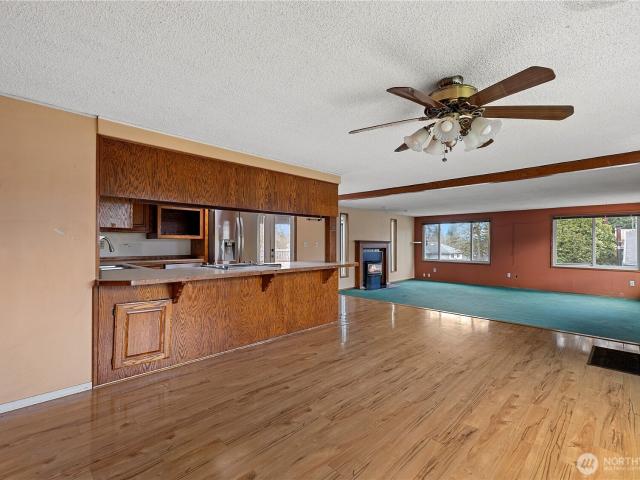 15 76th Street SW