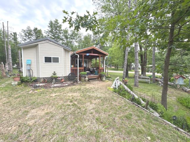 15 94 Woodhaven Lakes
