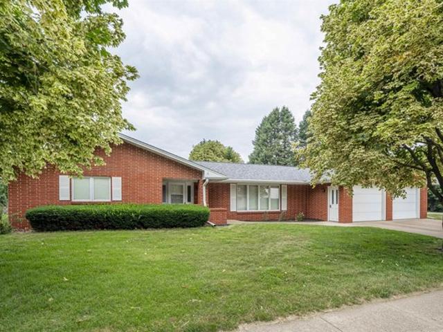 15 11th Ave SE, Le Mars, IA 51031
