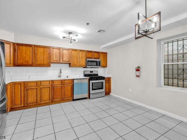 15 17 Wharton St, Newark City, US, NJ