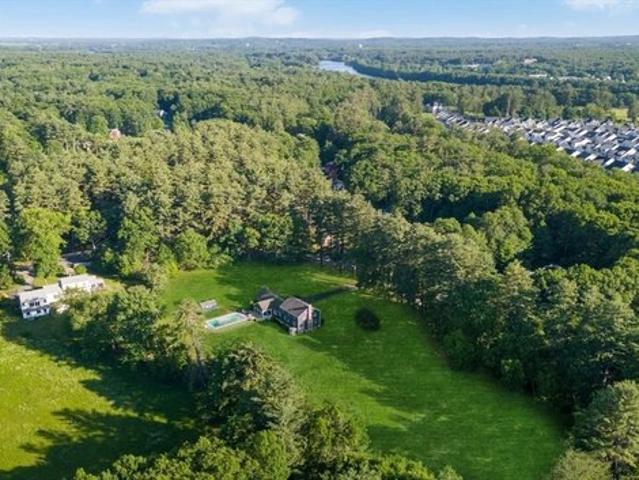 15 17 Lawndale Rd, Tyngsborough, MA 01879