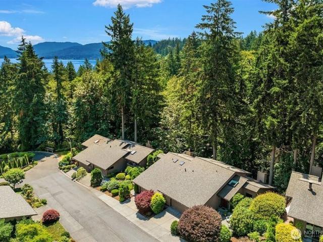 15 168th Ave NE, Bellevue, WA 98008