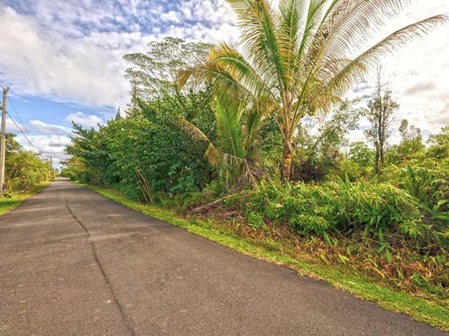 15 16 st Ave, Keaau, HI 96749