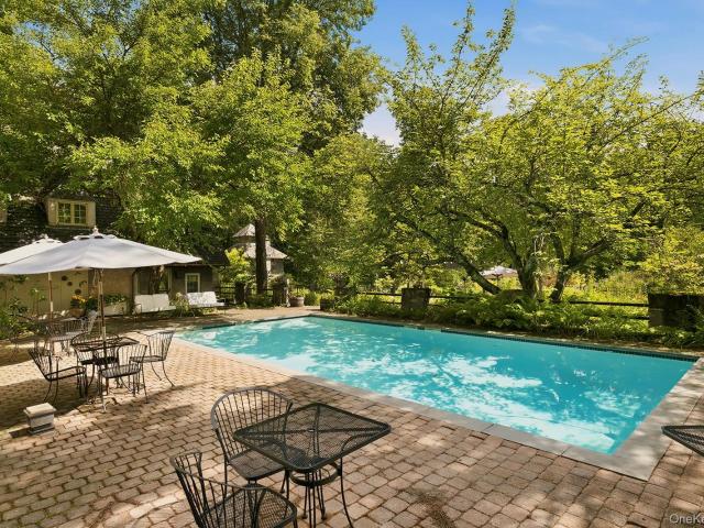 15 18 Normandy Grange