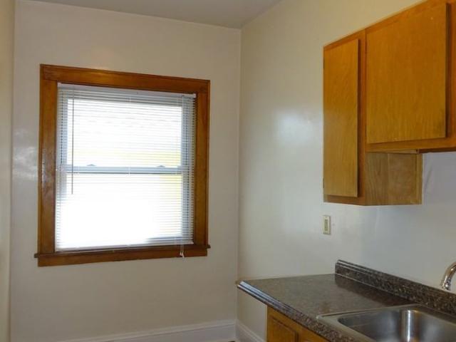 15 1912 Clinton 1 Bedroom Apartment for Rent at 1912 Clinton Ave, Minneapolis, MN 55404 Stevens Square