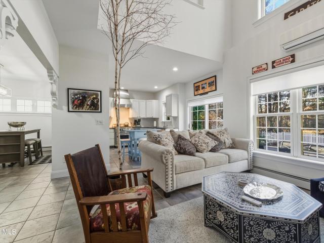 15 Thoroughbred Drive