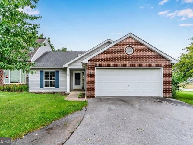 15 Thornhill Ct, Carlisle, PA 17015