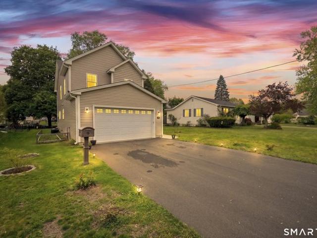 15 Third St, Windsor Locks, CT 06096