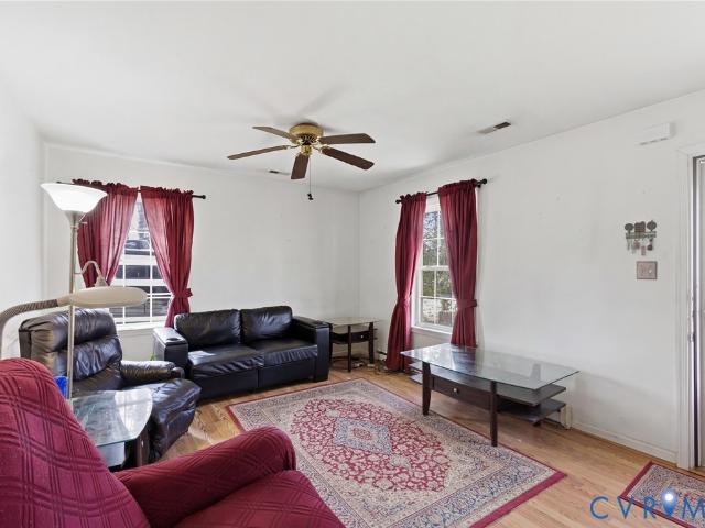 15 Timberland Dr, Fredericksburg, VA 22407 | Compass