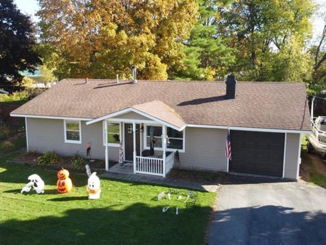 15 Tioga Ln, Plattsburgh, NY 12901