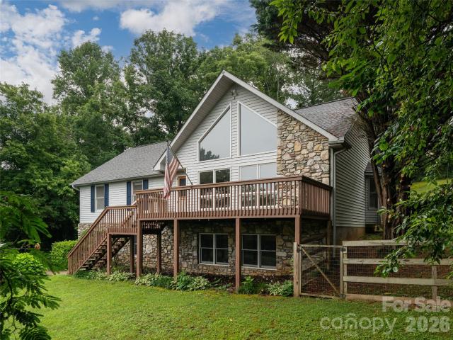 15 Tiffany Lane