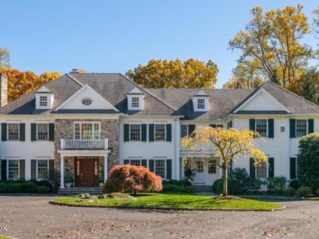 15 Tomahawk Ln, Greenwich, CT 06830