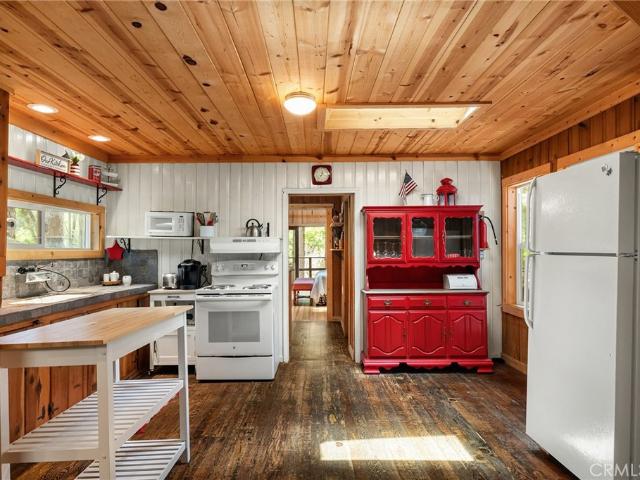 15 Toyon Trail