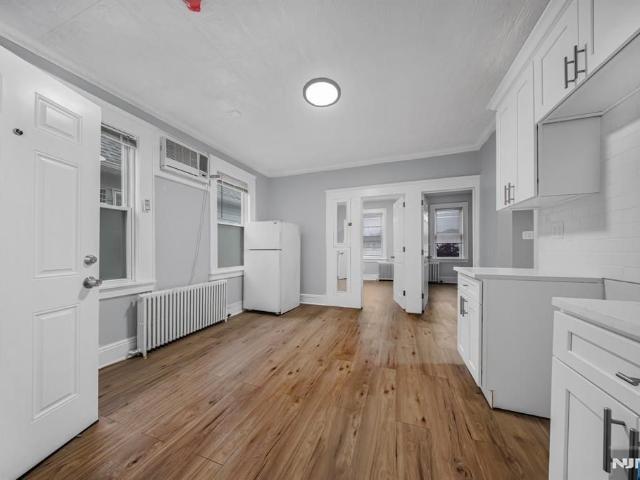 15 Tuttle Street 2, Wallington, US, NJ