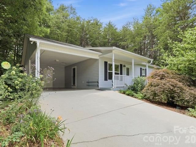15 Valley St, Granite Falls, NC 28630