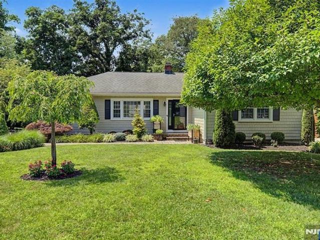 15 Valley Rd, Denville, NJ 07834