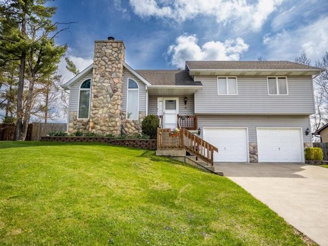 15 Vine Dr, Hebron, IN 46341