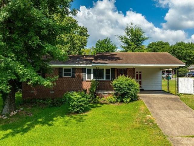 15 Village Ct, Little Rock, AR 72209