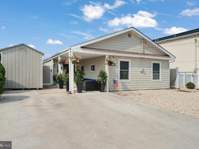 15 W Mullica Rd, Little Egg Harbor Township, NJ 08087