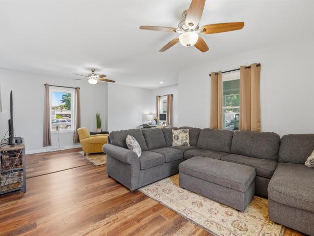 15 W BANK Street