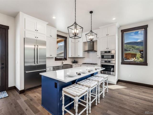 15 W Baron Way