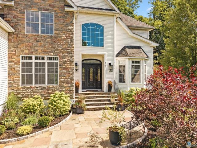 15 W Barrett Hill Road