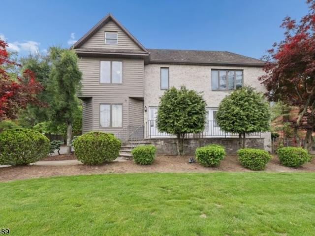 15 W Bradford Ave, Cedar Grove Twp. Us, nj