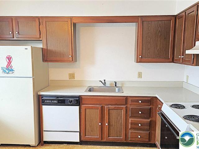 15 W Chestnut Street