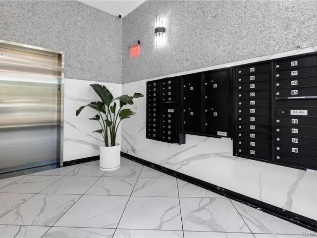 15 W End Avenue 3F